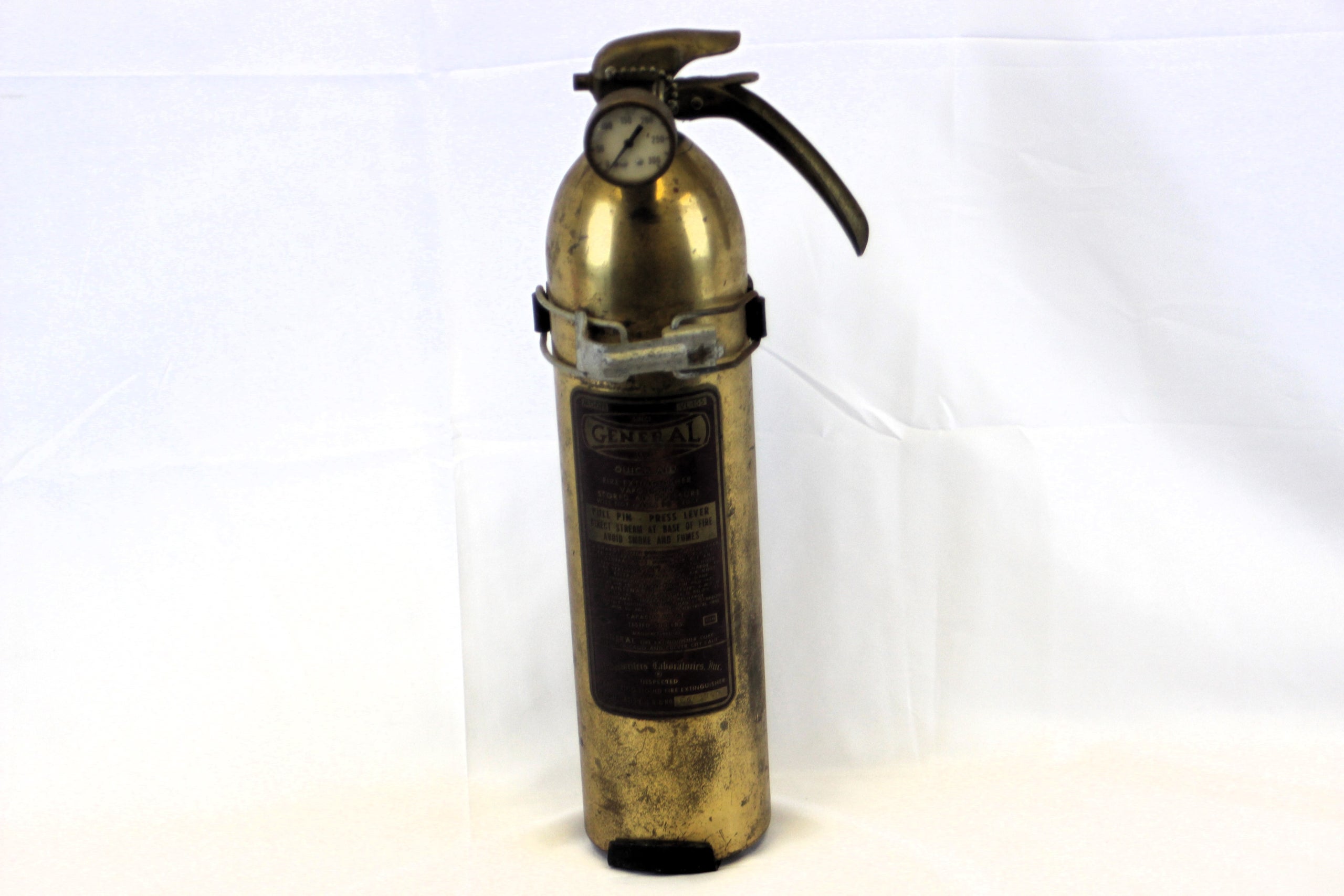 Antique General Quick Aid Fire Extinguisher Model VL-155 & Wall Bracket | Goodwill Niagara